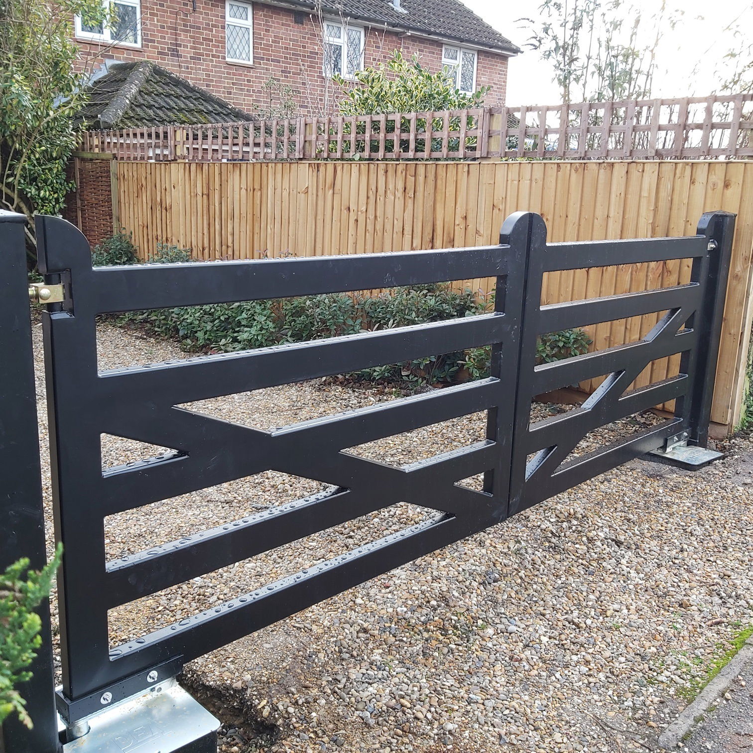 Drive Gates, Railings, Balustrades, Handrails, Everything Metal
