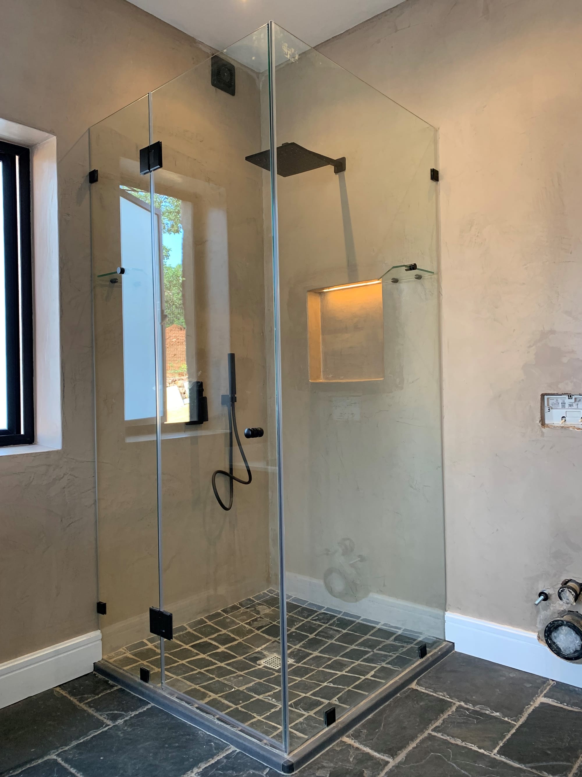 aluglass kzn - Frameless Glass & Acoustic Specialists