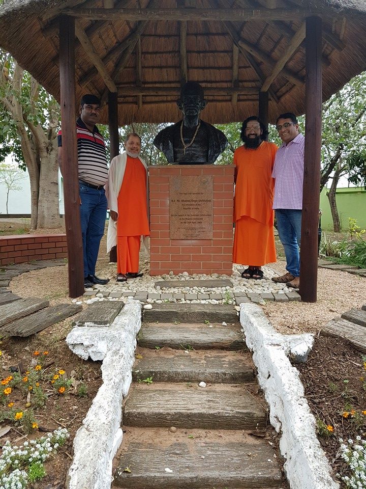 With His Holiness Sri Swami Tejomayananda Head of the Chinmaya Mission ...