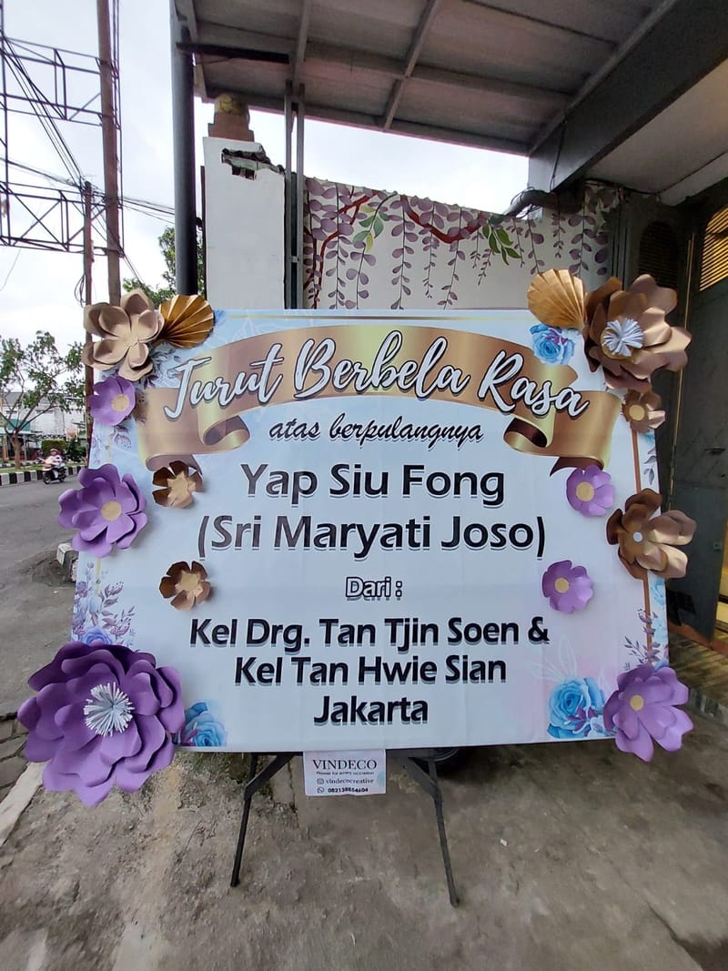 Bunga Papan dan Standing Flower - Vindeco Florist