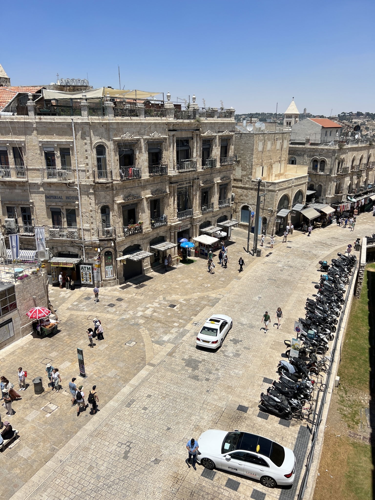 Eye-leading lines- guide the viewer's eye - Nili Israel Photos