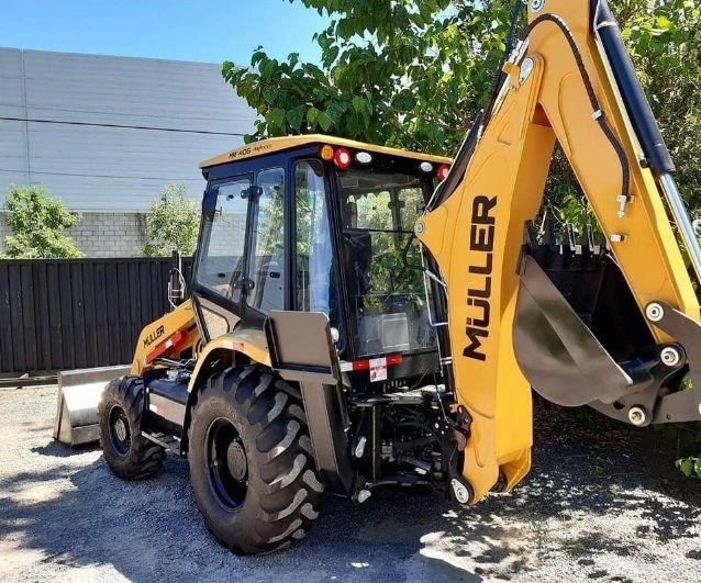 RETROEXCAVADORA MULLER AMERICANA AÑO 2023