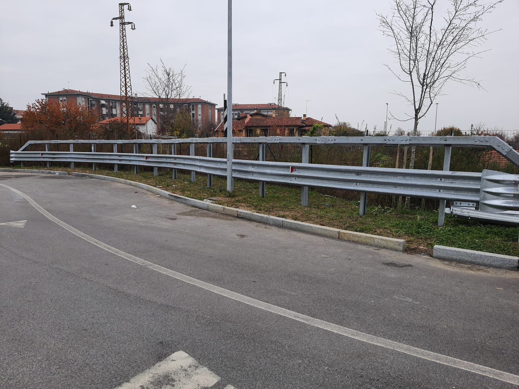 in acciaio - Ecosystema Snc_barriere stradali