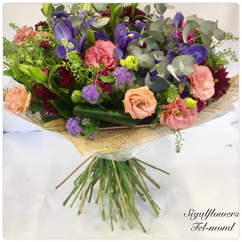 זר פרחים בצבעי פסטל - SIGALFLOWERS-פרחי סיגל תל מונד