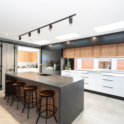 LC Building - LCBuilding