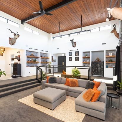 LC Building - LCBuilding