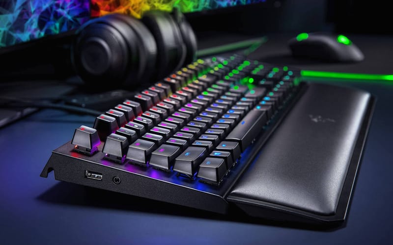 7 Best Razer Keyboards 2023 (Tested & Reviewed)