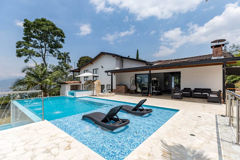 CASA ESTELLA - LEGENDARY VIP