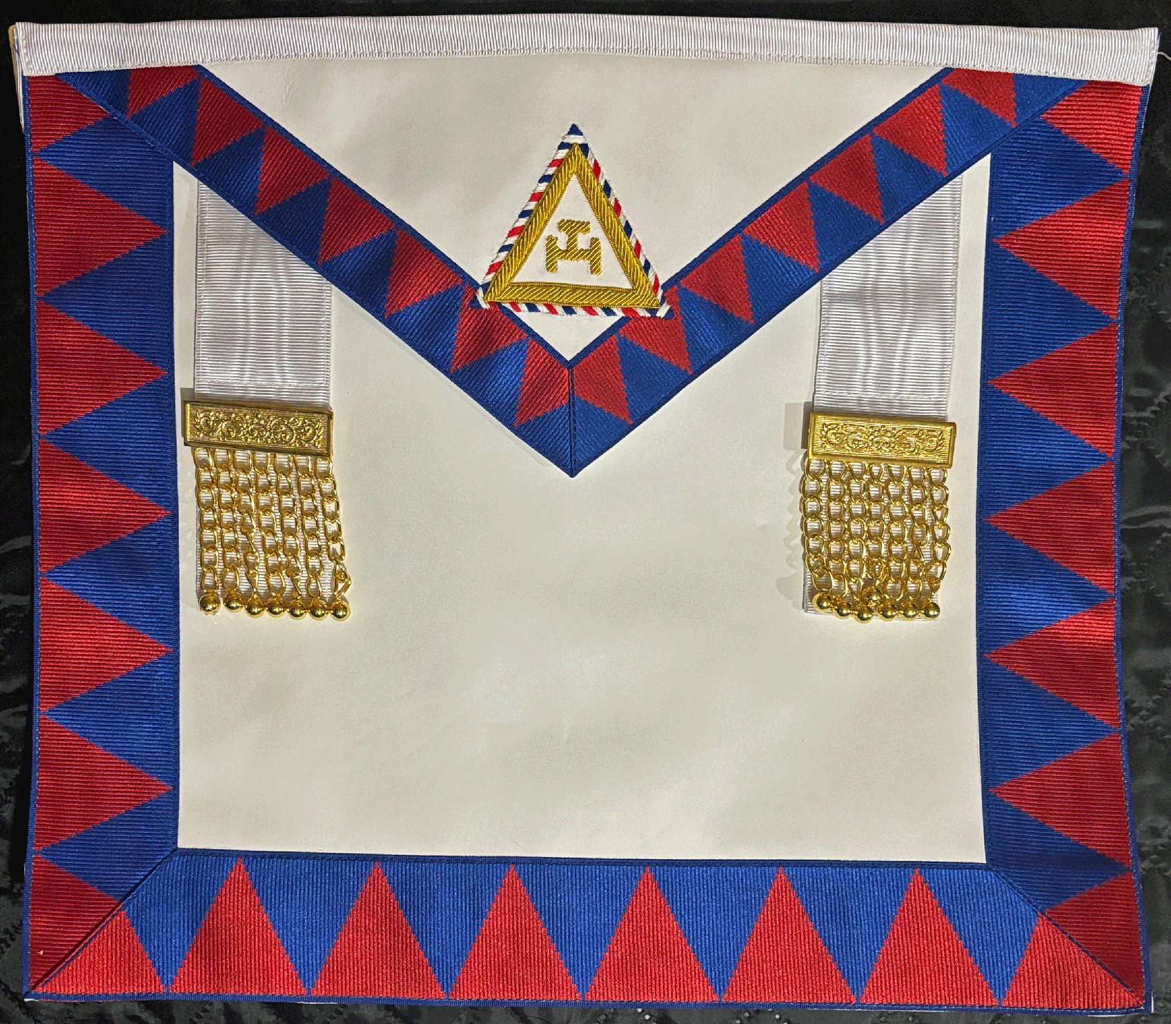 ARCHE ROYALE - OCCITANIA REGALIA