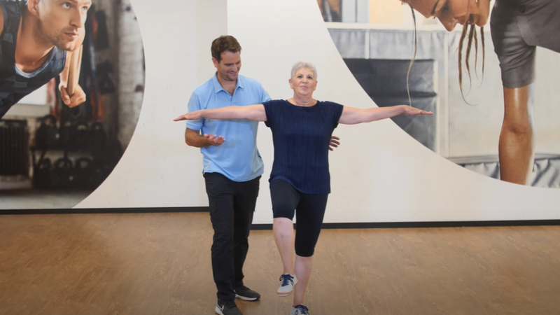 Dynamic Balance Exercises to improve walking posture for people with ...