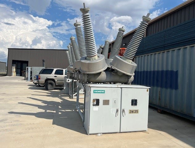 SIEMENS RECONDITIONED 145KV SF6 2000AMP DEAD TANK CIRCUIT BREAKERS