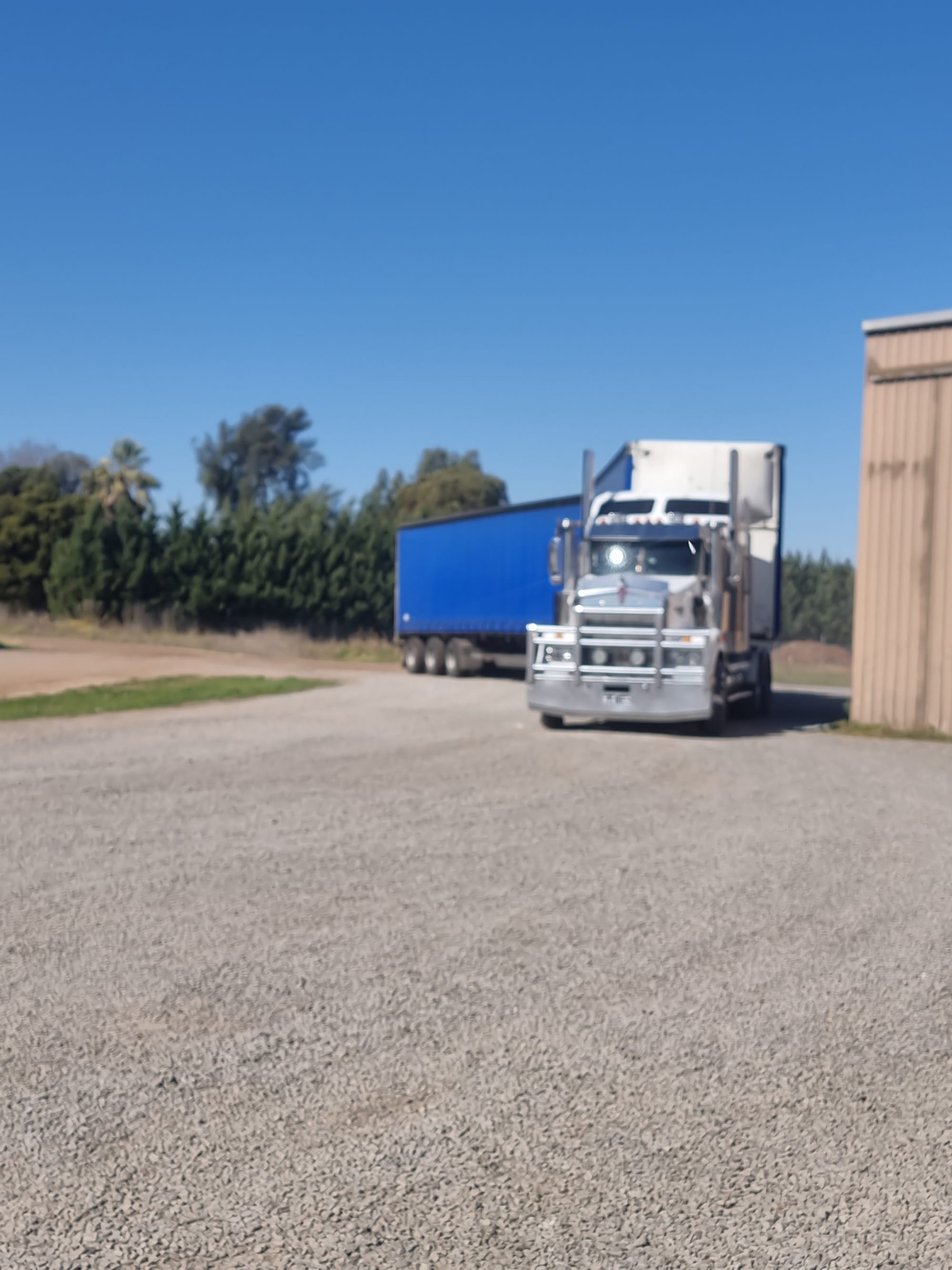 R & J Smith Transport - Efficient Logistics Solutions