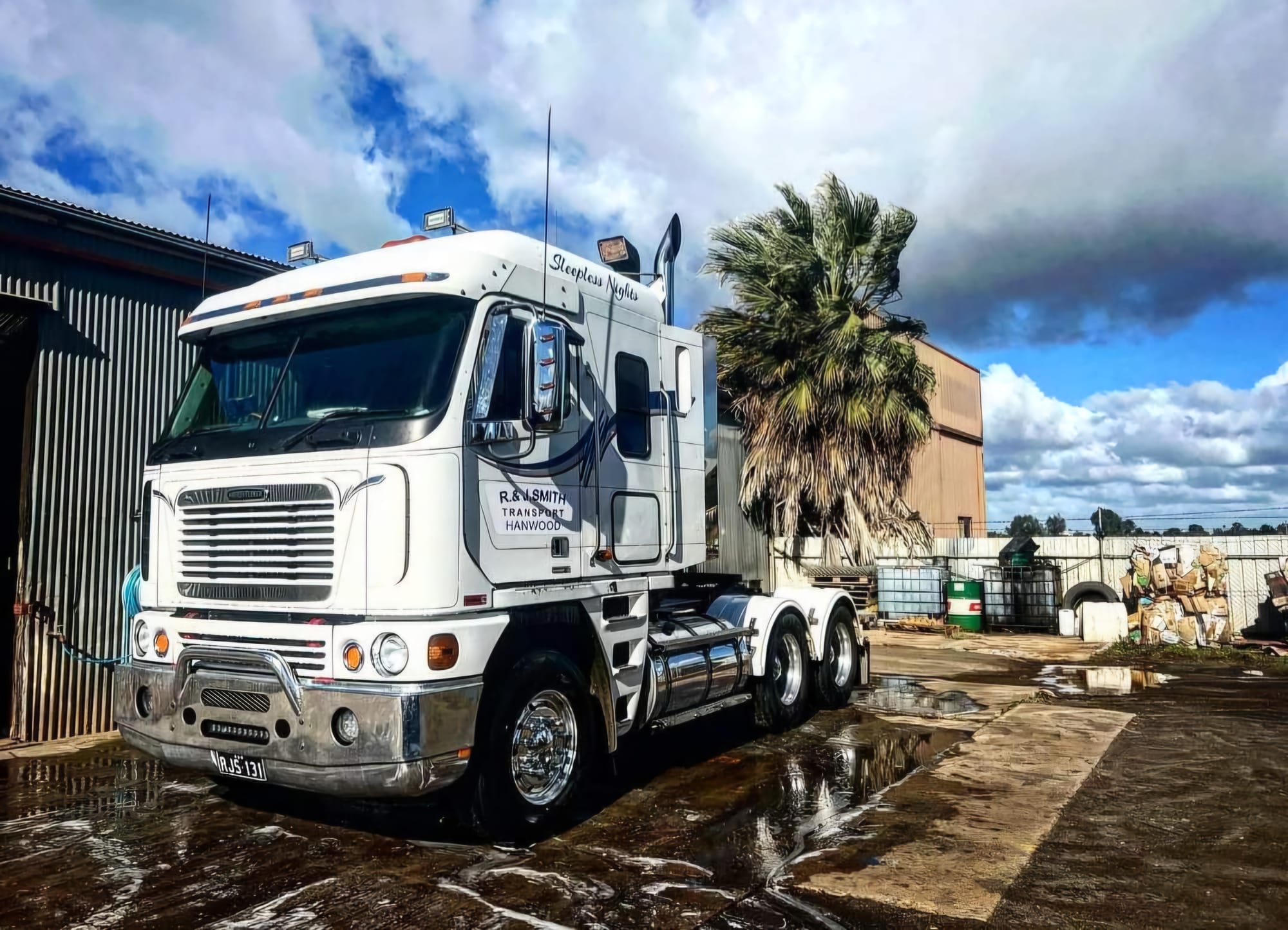 R & J Smith Transport - Efficient Logistics Solutions