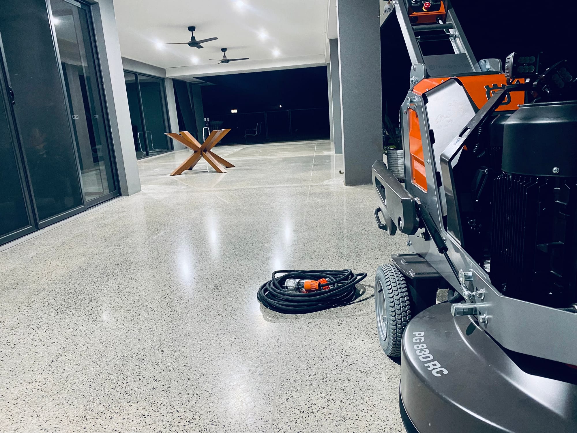 expose shine concrete polishing